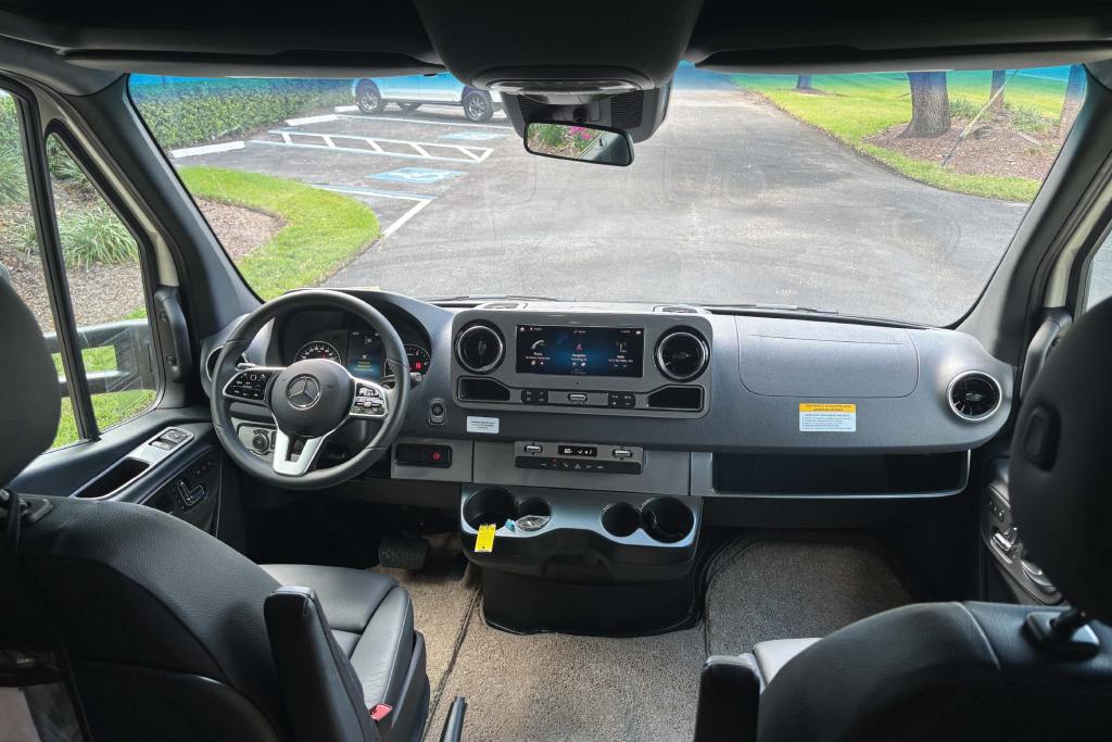 Platinum II 241XL – Coach House RV